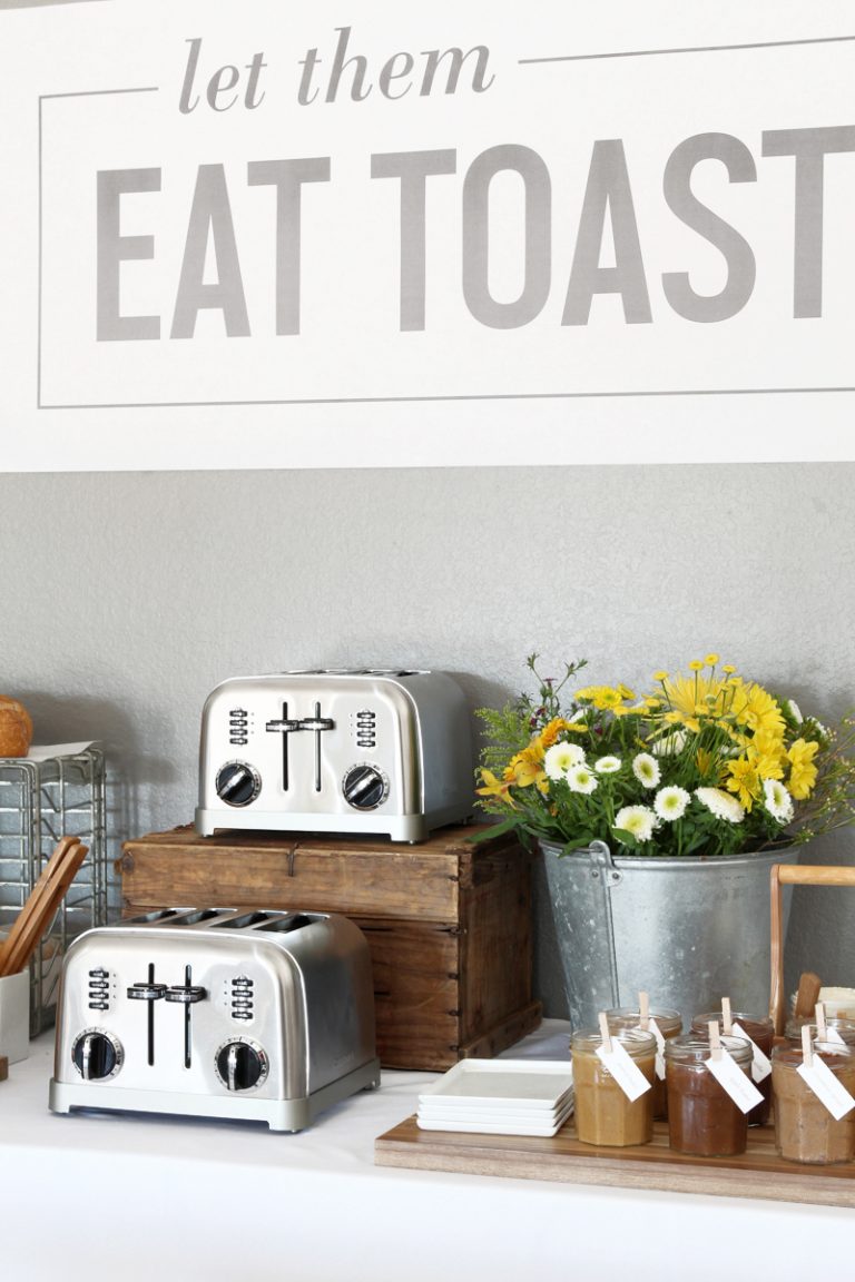 How to Have a Toast Bar - Paging Supermom