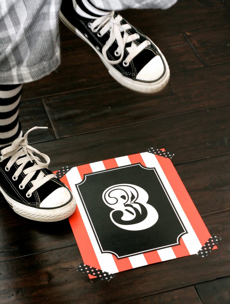 Halloween Cake Walk - FREE Printable Kit w/ Easy Instructions